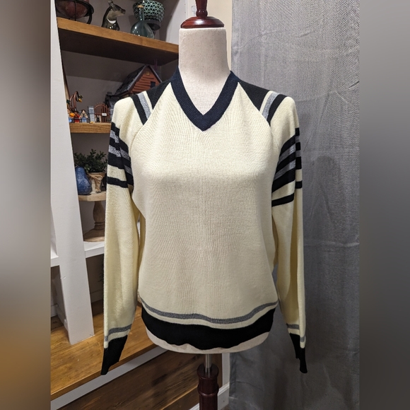 Source Unknown | Sweaters | Vintage 7s Kennington California Preppy ...